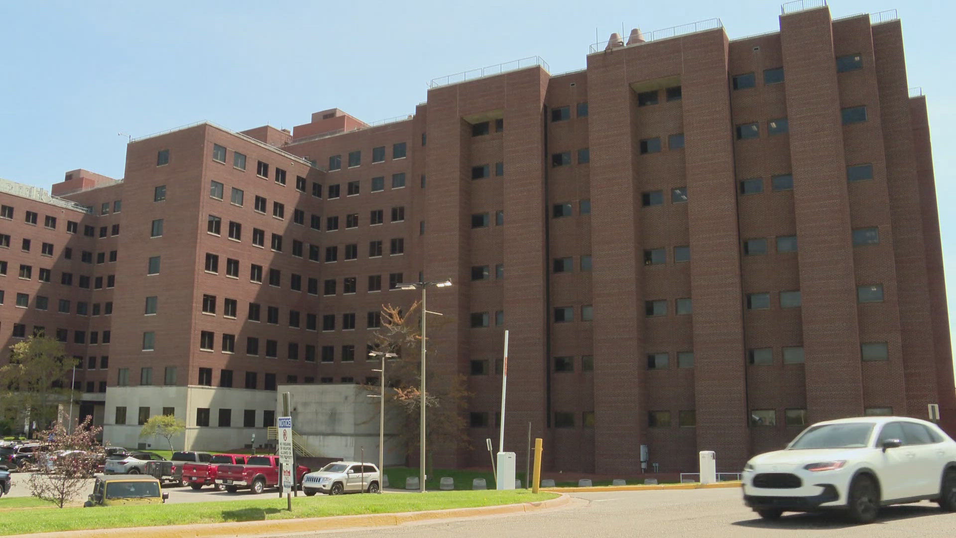 Sen. Banks pushes $2 billion plan for Indianapolis VA Hospital | wthr.com
