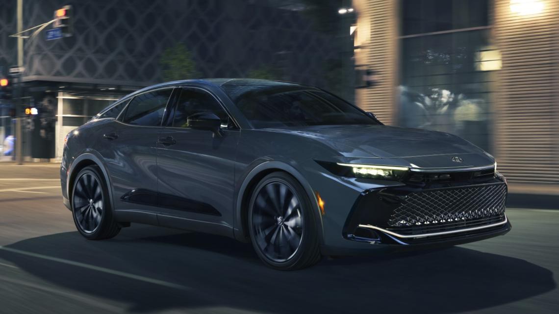 2025 Toyota Camry SE, Crown Nightshade full review | wthr.com