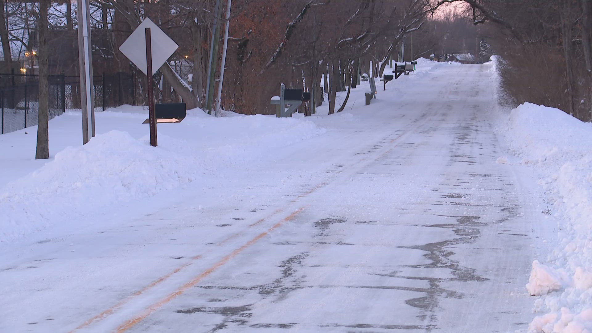 Indy's DPW, contractors working to clear streets | wthr.com