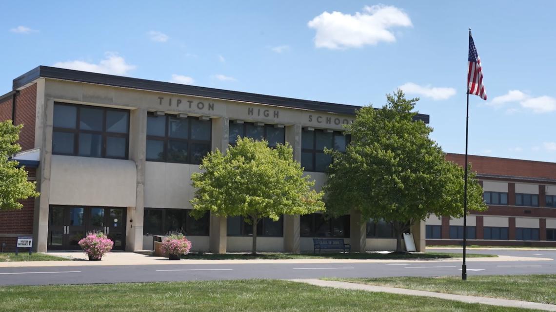 Stomach flu-like illness closes Tipton schools | wthr.com