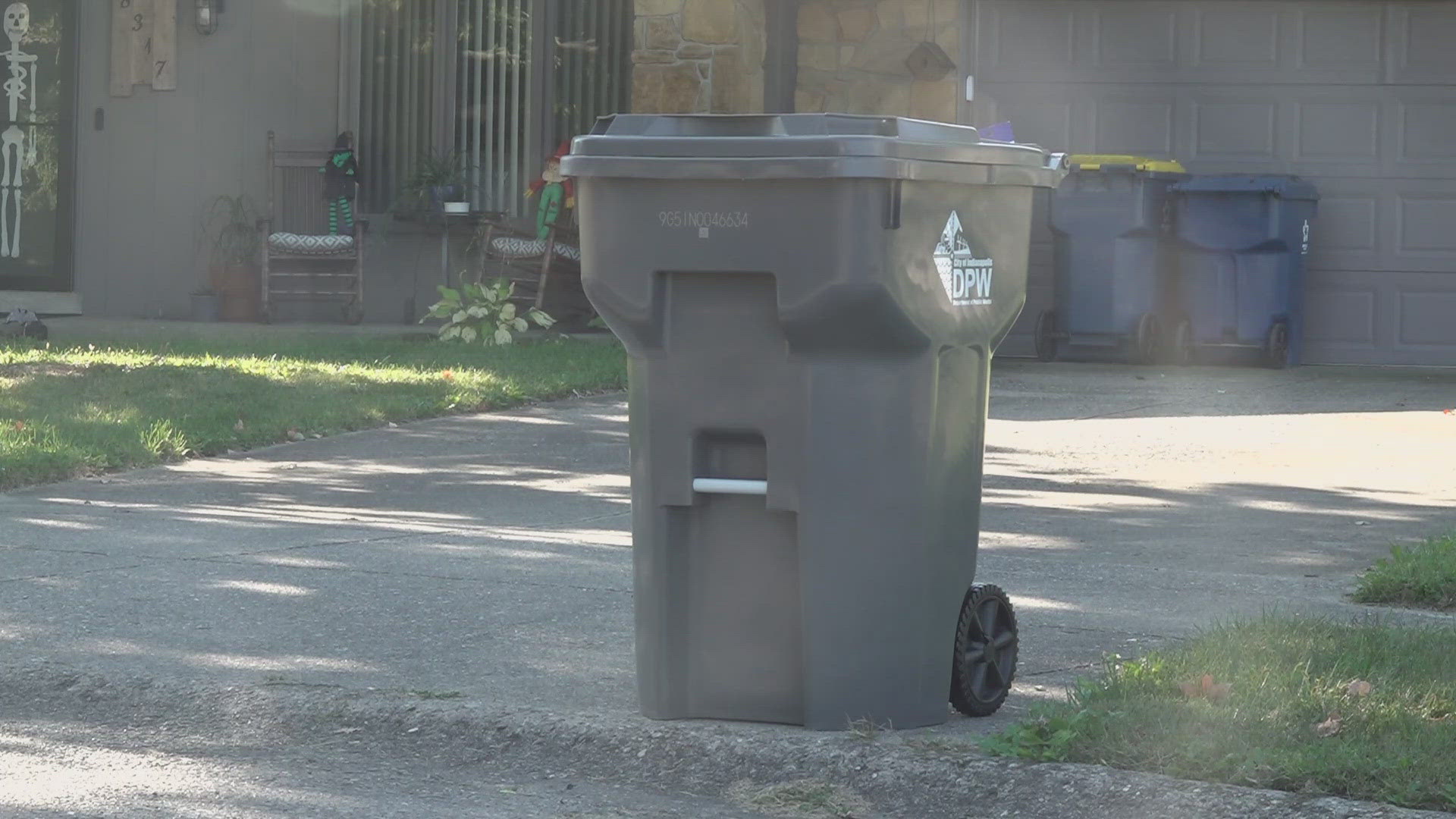 Indianapolis customers receiving new trash carts | wthr.com