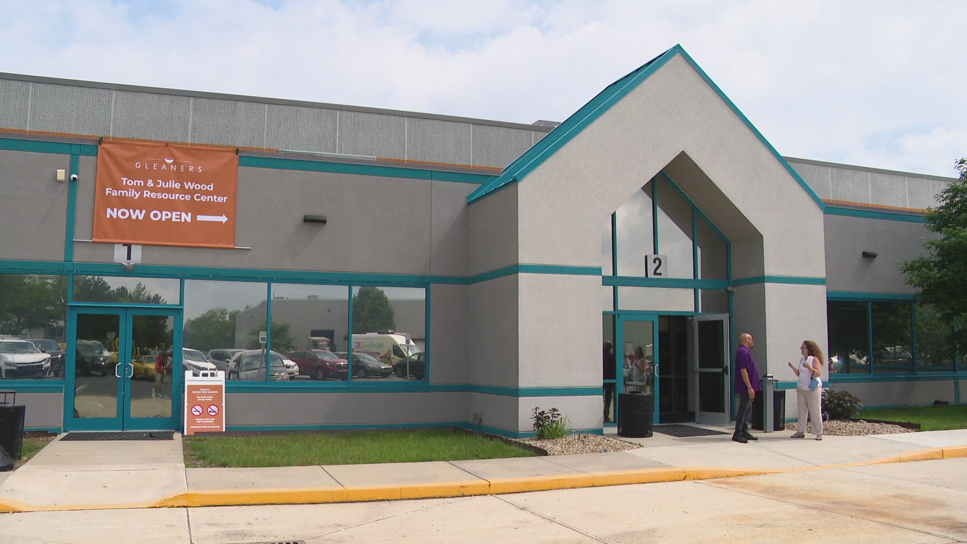 Gleaners Food Bank opens new family resource center on Indy's southwest ...