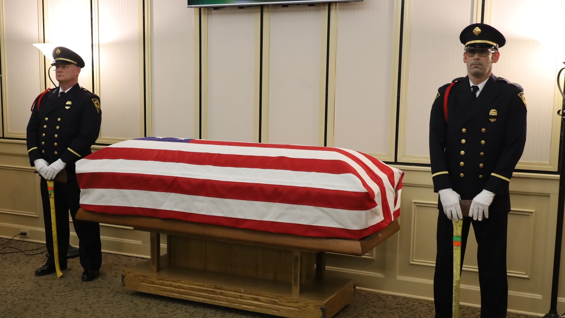 Longtime IFD firefighter laid to rest | wthr.com