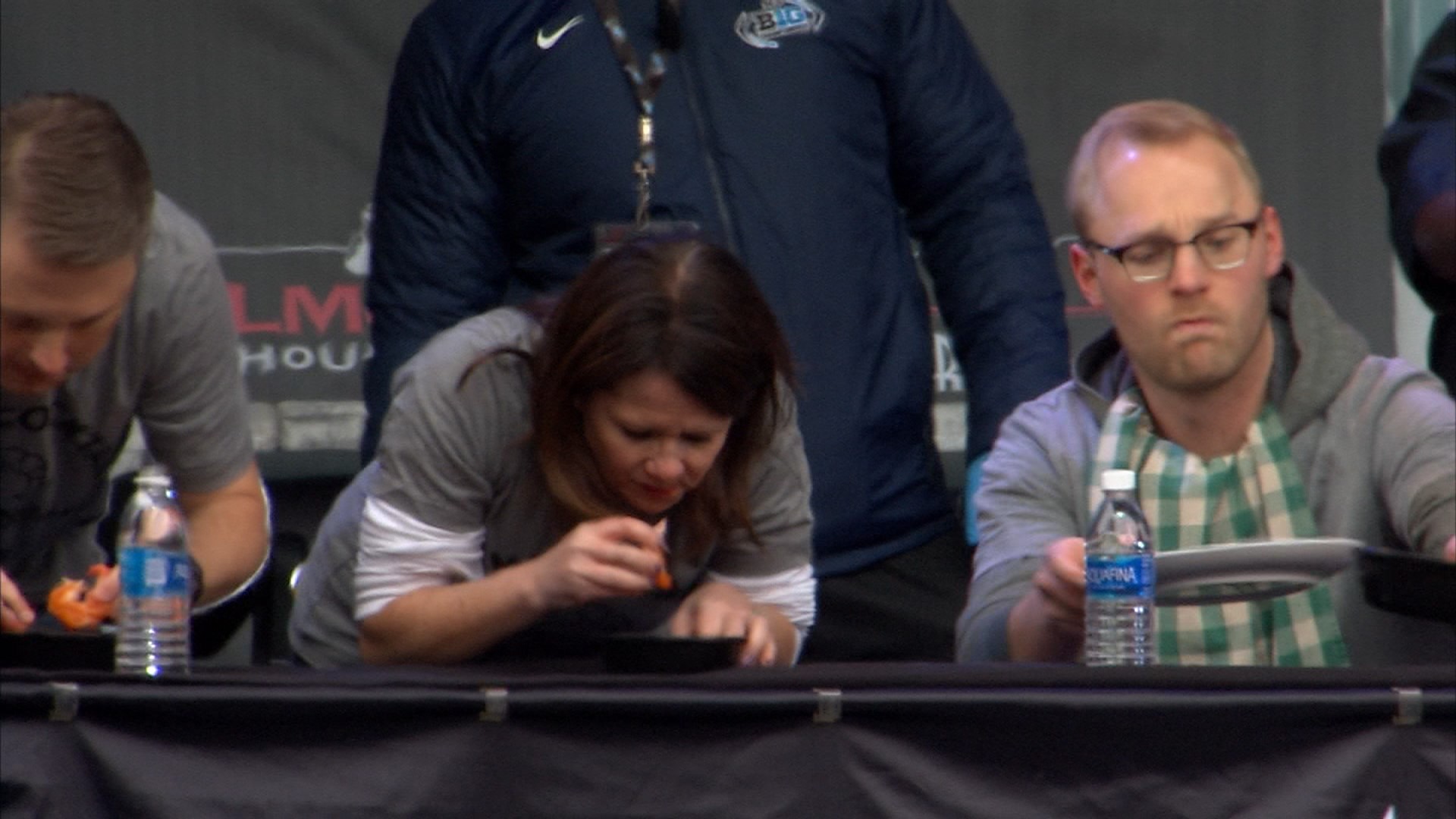 Joey Chestnut breaks own record at St. Elmo eating contest | wthr.com