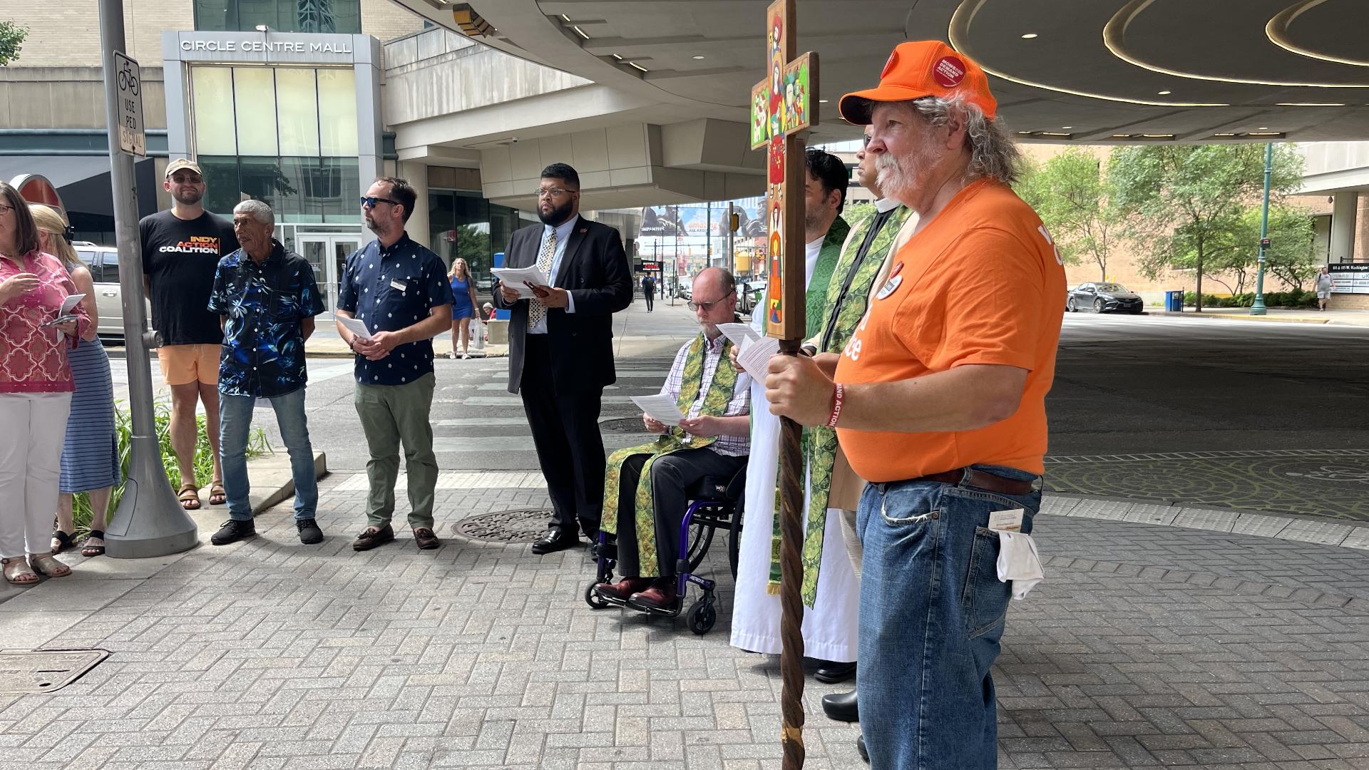 Indianapolis congregation prays for solution to gun violence after mass ...