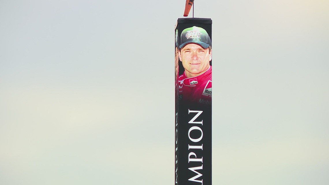 Gil de Ferran honored with IMS pylon tribute | wthr.com