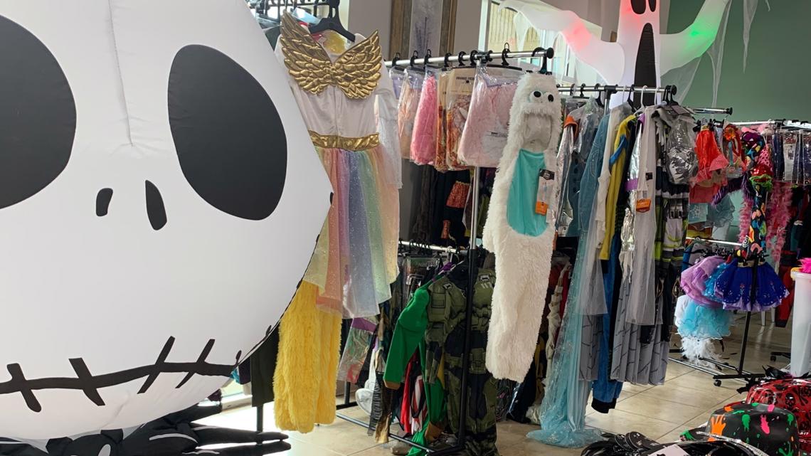 Couple creates pop-up Halloween costume shop in Bloomington store ...