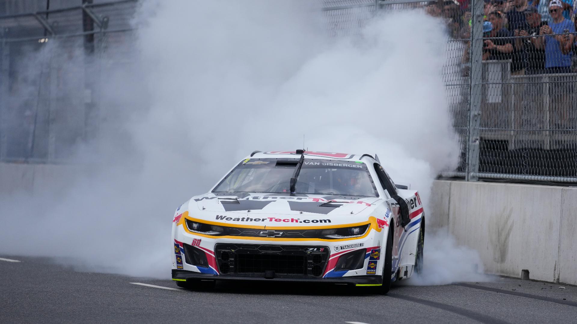 Shane van Gisbergen wins NASCAR's Chicago Street Race for 2nd time ...