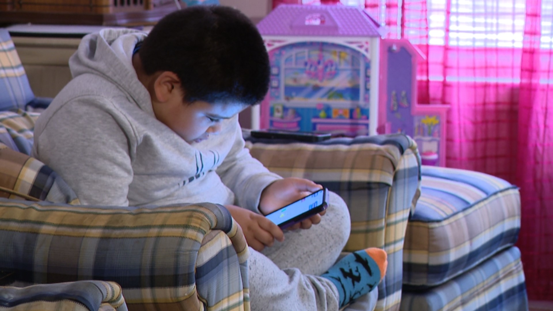 Social security check stolen after mom visits imposter site | wthr.com