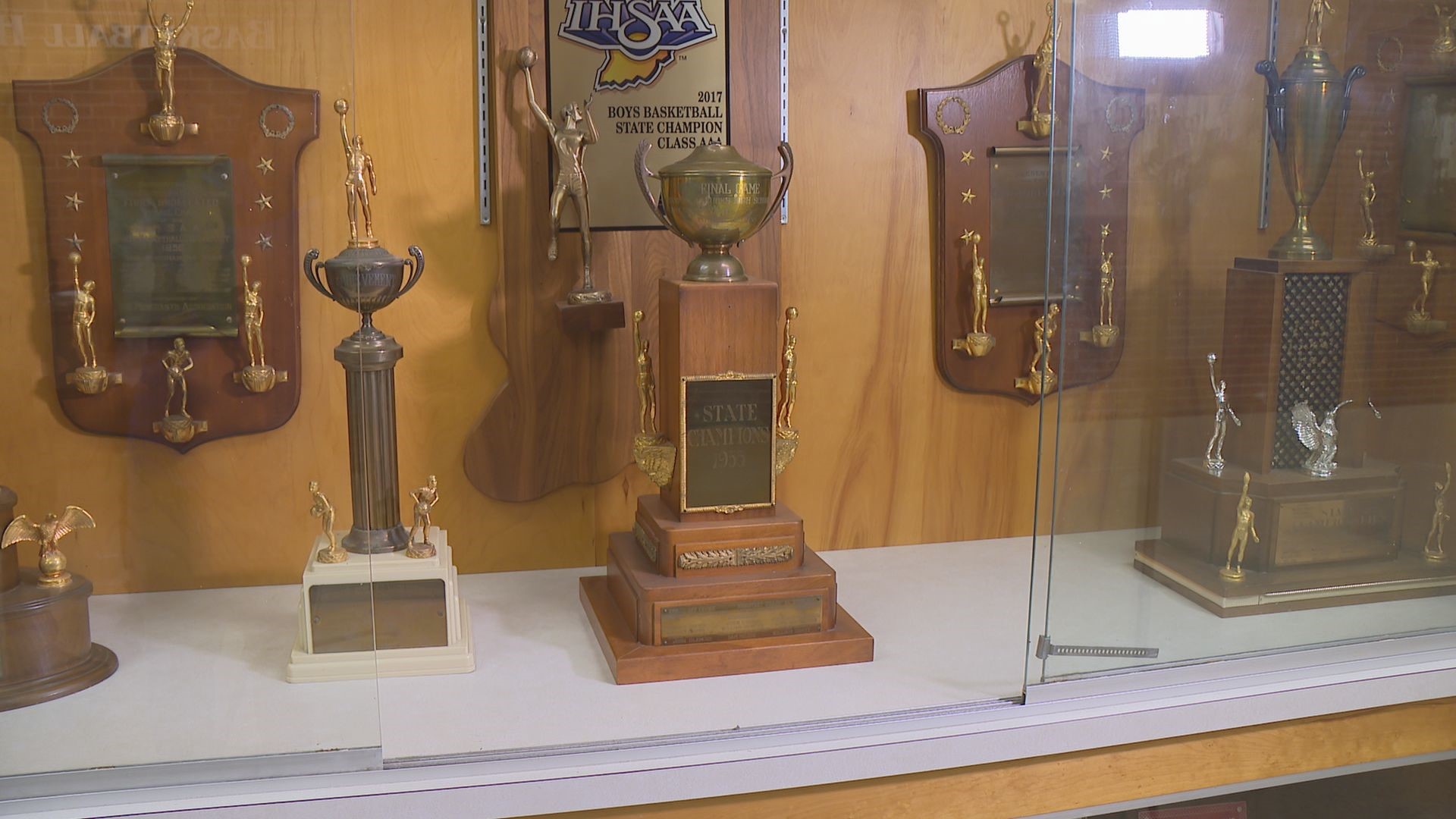 Indy school performs show to pay tribute to historic Black team | wthr.com