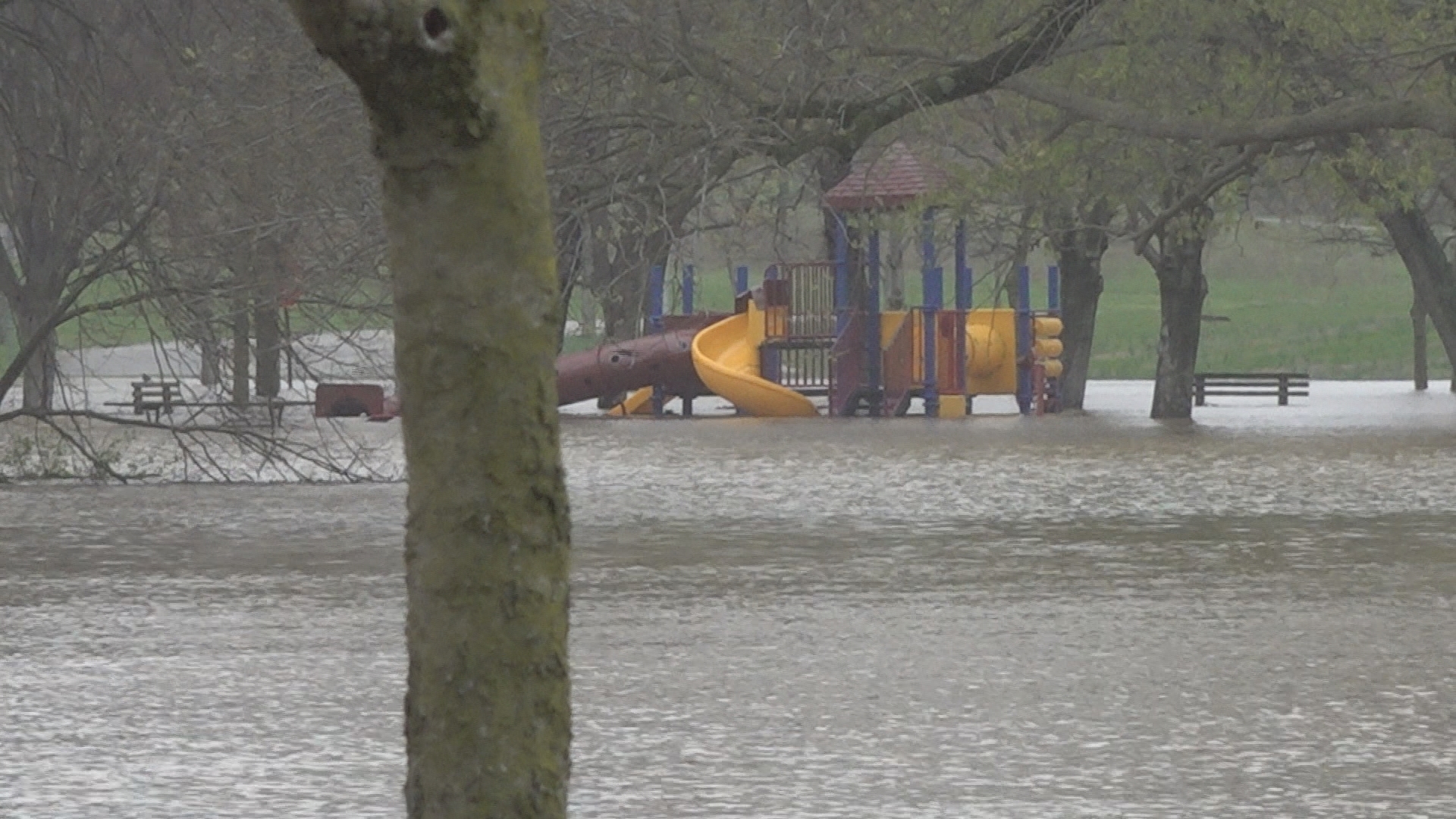 Columbus neighbors react to historic Bartholomew County floods | wthr.com