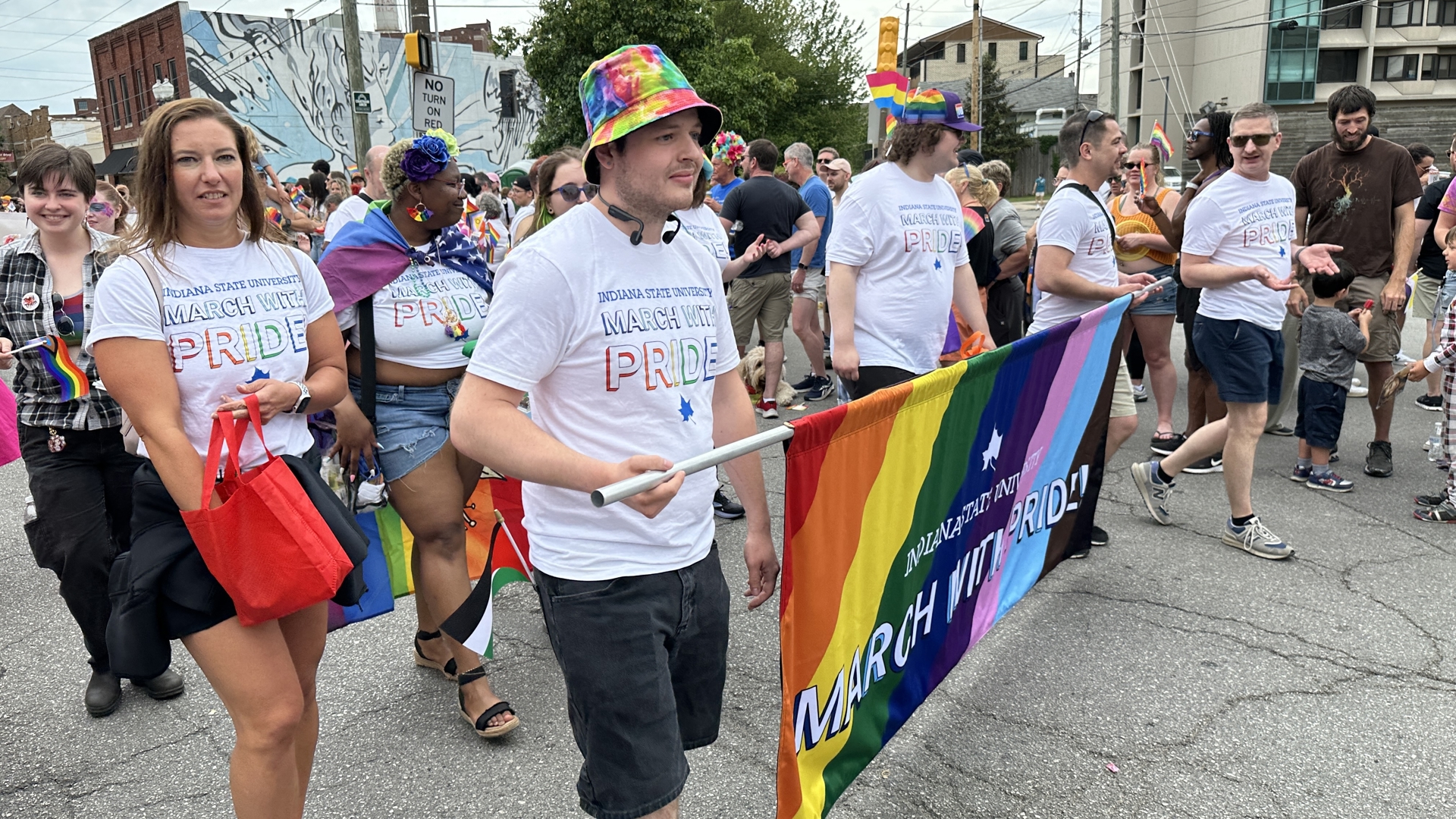 Thousands celebrate Indy Pride Parade in downtown Indianapolis | wthr.com