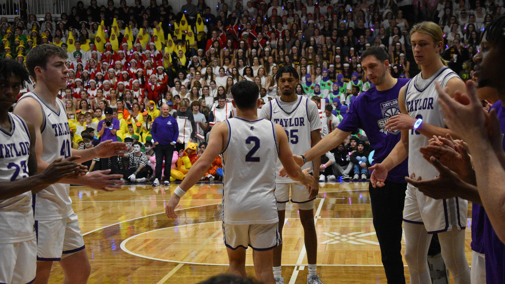 Taylor University routs Moody Bible in annual 'Silent Night' game ...