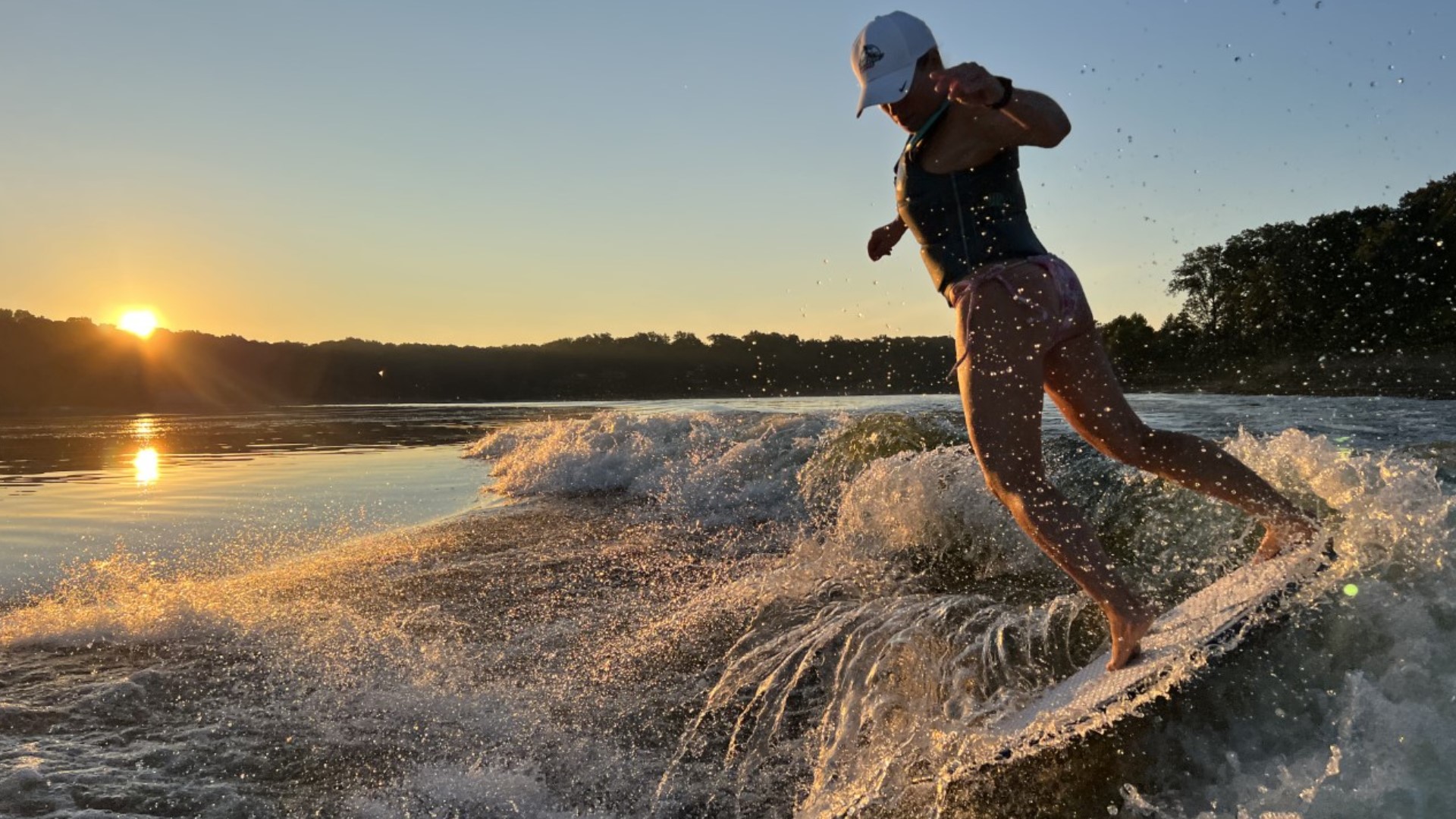 Indiana woman tops her own wakesurfing world record | wthr.com