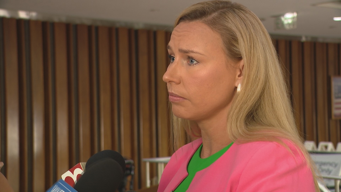 Councilor Crista Carlino stepping down from Democratic caucus | wthr.com