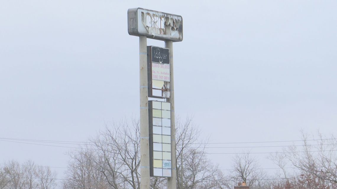 Developer pauses Devington Plaza redevelopment plan after neighbors ...
