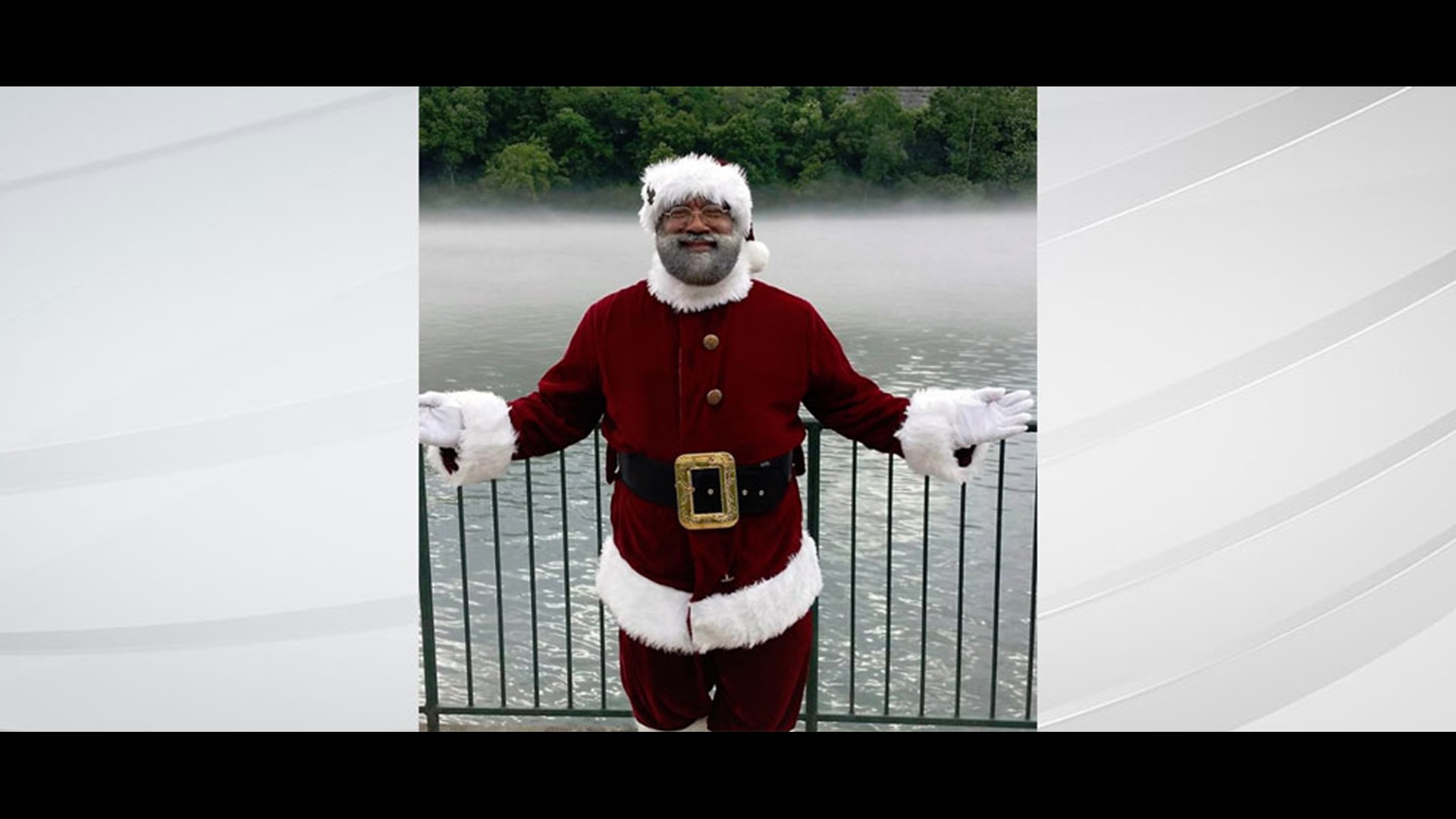 Nation's biggest mall hires its first black Santa | wthr.com