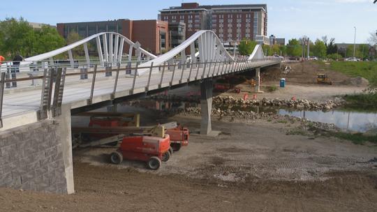 New Indianapolis bridge prioritizes pedestrians and cyclists | wthr.com