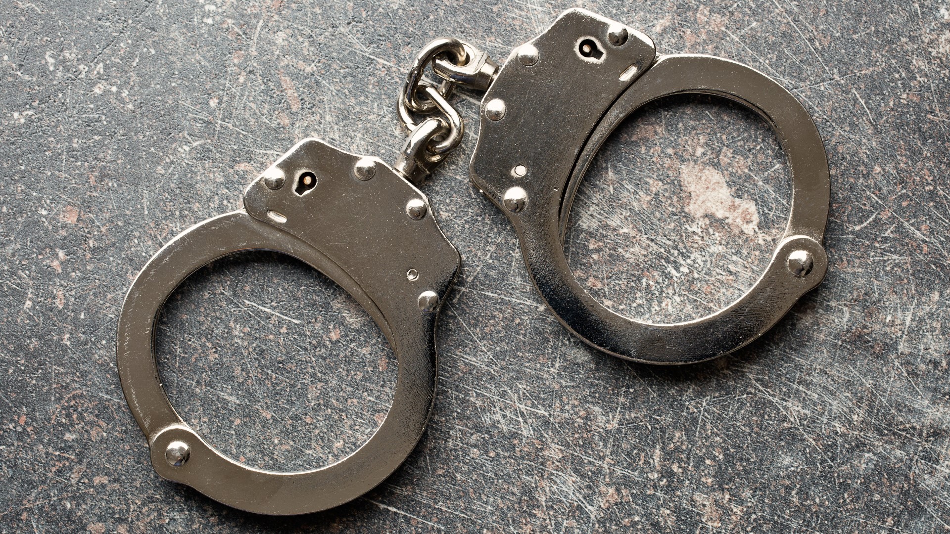 Man arrested for allegedly pulling out machete at Indianapolis Family ...