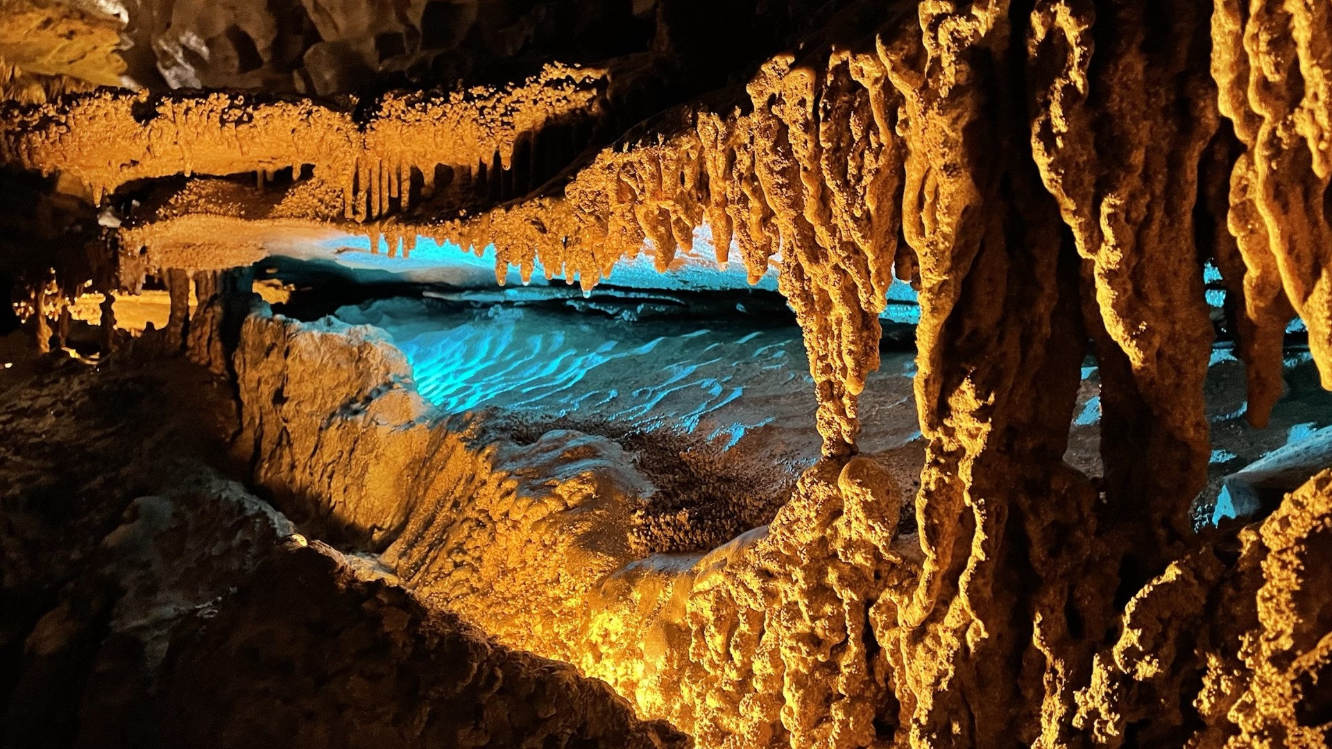 Chuck's Big Adventure: Indiana Cave Trail | wthr.com