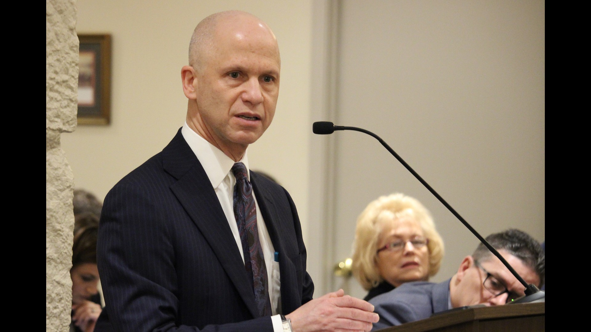 Single mother urges lawmakers to study spousal support, change Indiana ...
