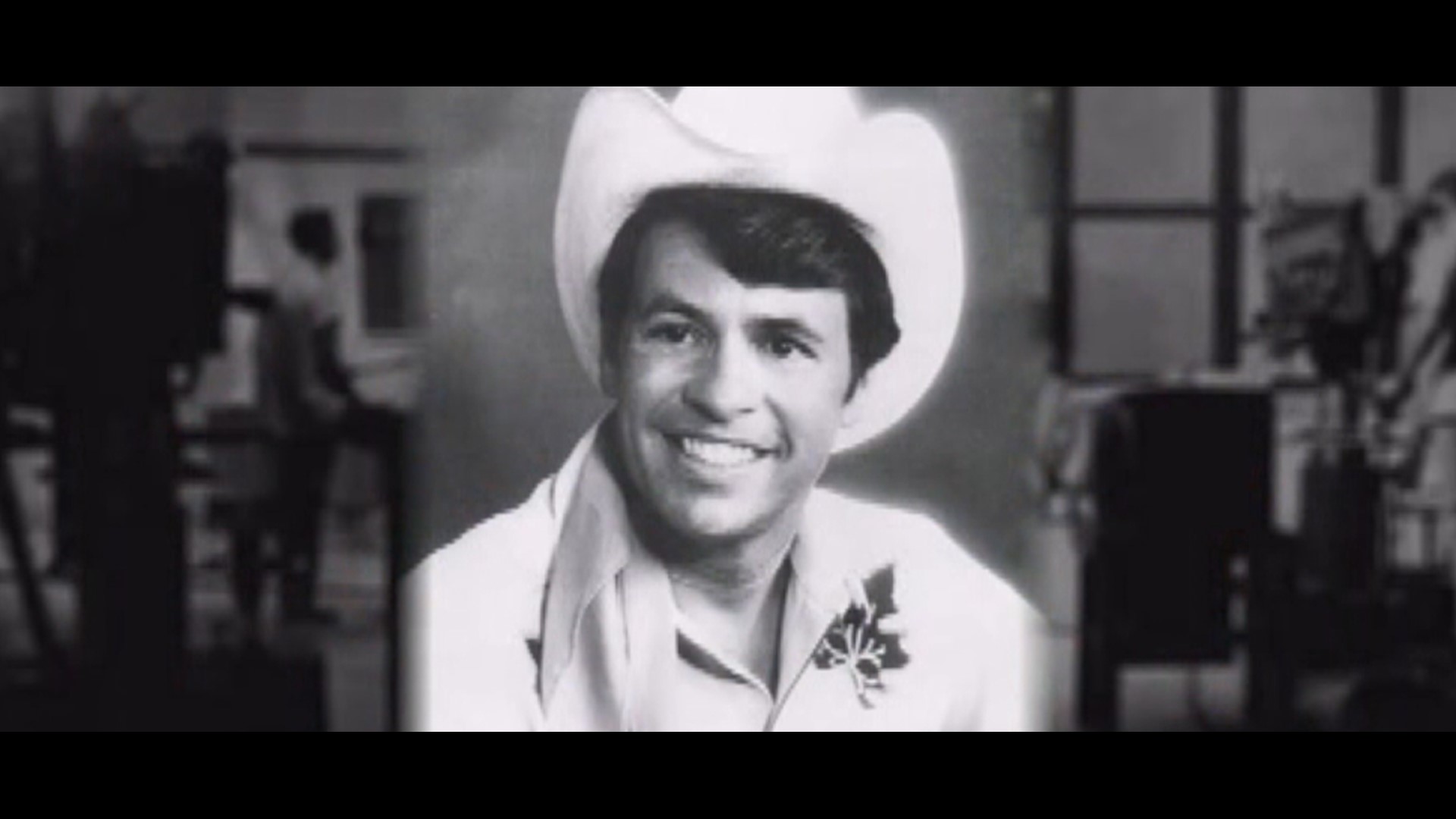 Indiana television legend 'Cowboy Bob' passes away | wthr.com