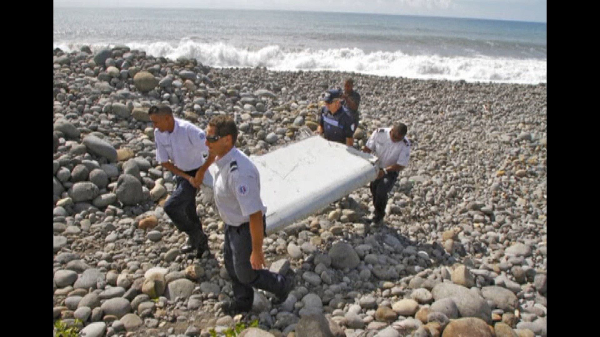 Indiana pilot believes he knows cause of MH370 Malaysia Airlines crash ...