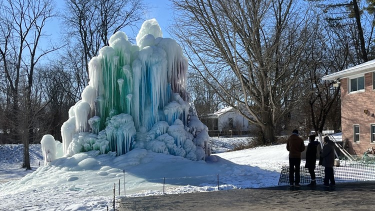 Veal's Ice Tree returns to Indianapolis, open for visitors | wthr.com