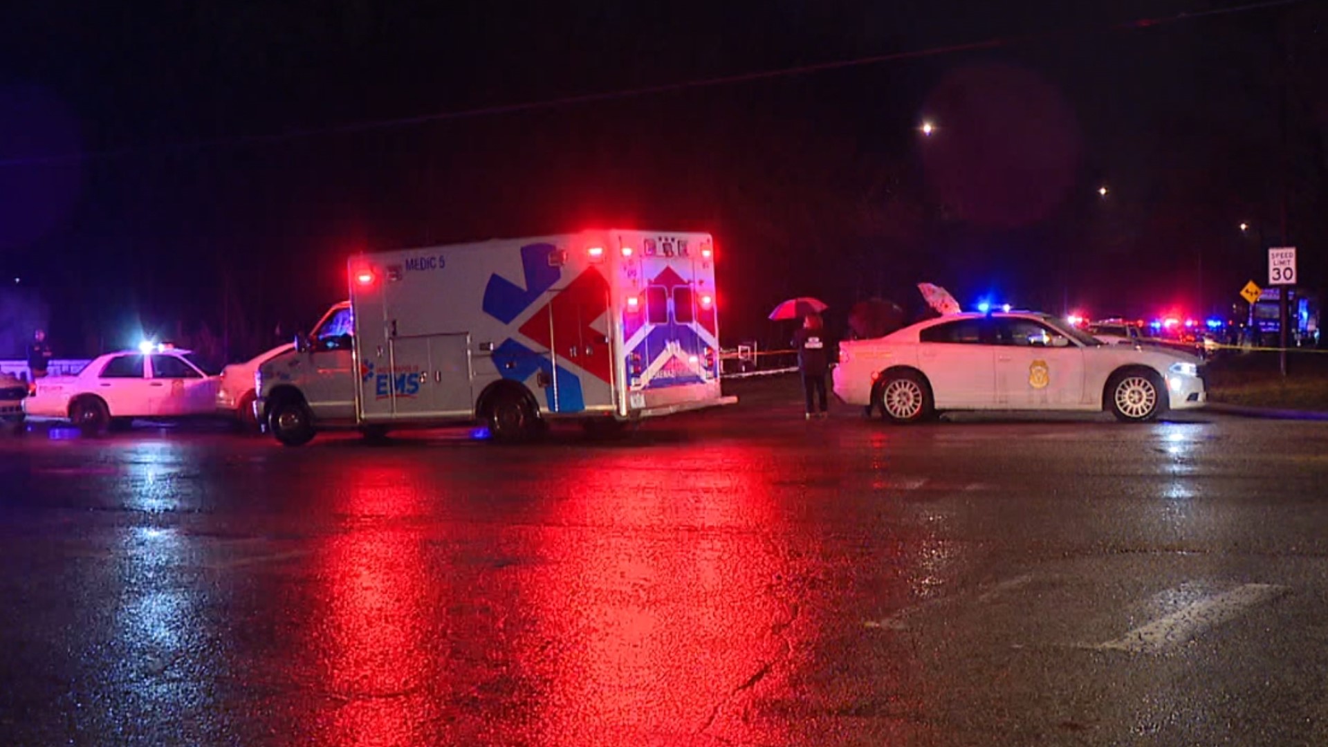 Family questions deadly shooting involving IMPD officers | wthr.com Family questions deadly shooting involving IMPD officers | wthr.com