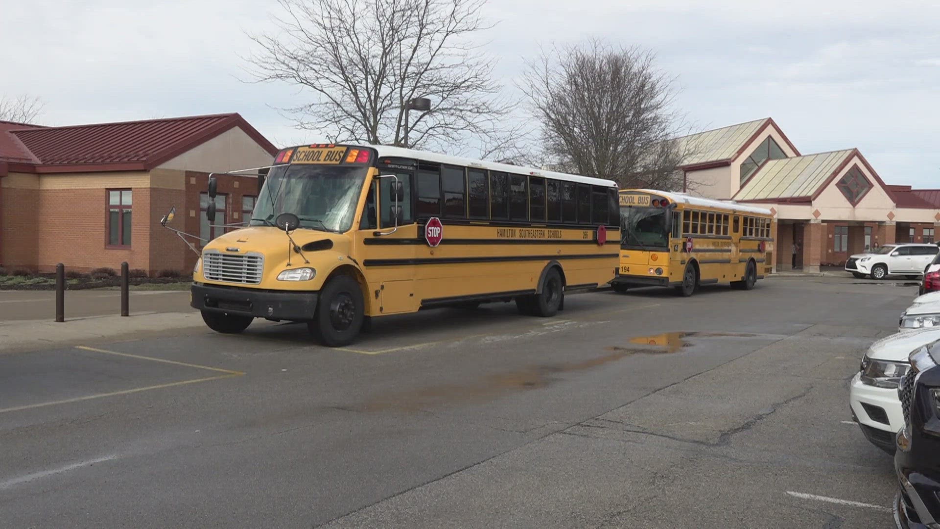 Staff member arrested after allegedly bringing gun to Hamilton Southeastern elementary school ...