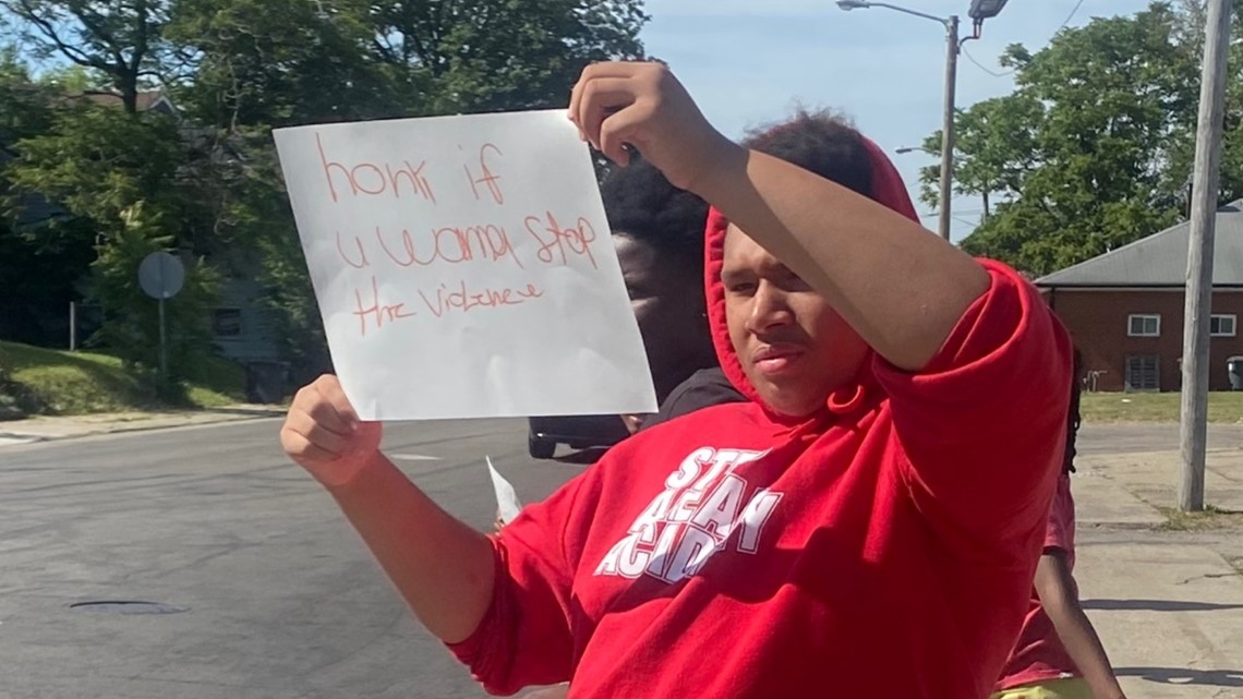 Anti-crime group rallies in Anderson after violent weekend | wthr.com