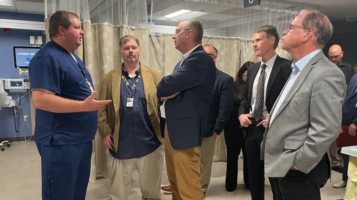VA secretary visits Indianapolis' Roudebush medical center | wthr.com