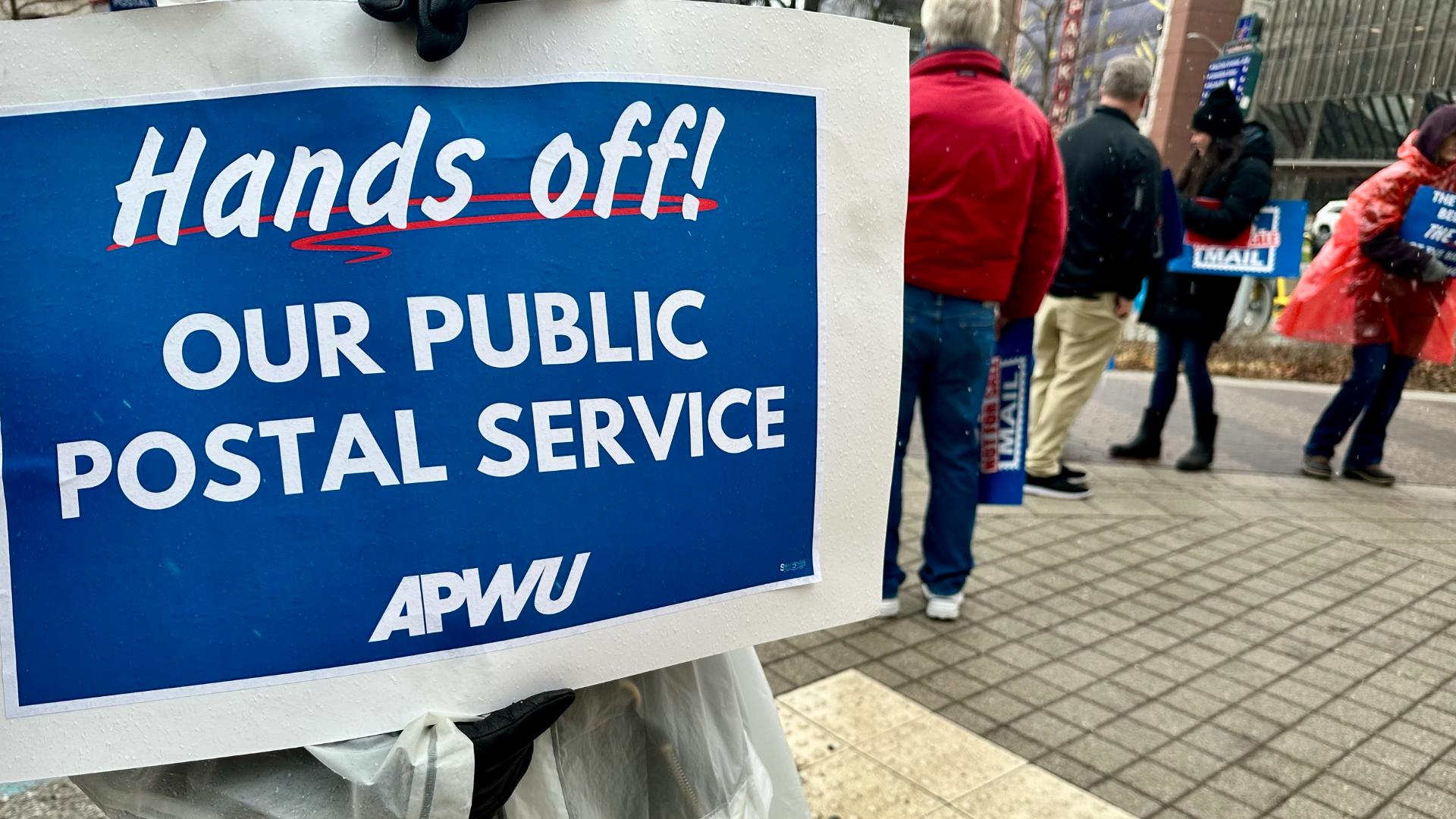 USPS workers rally in Indianapolis against privatization | wthr.com