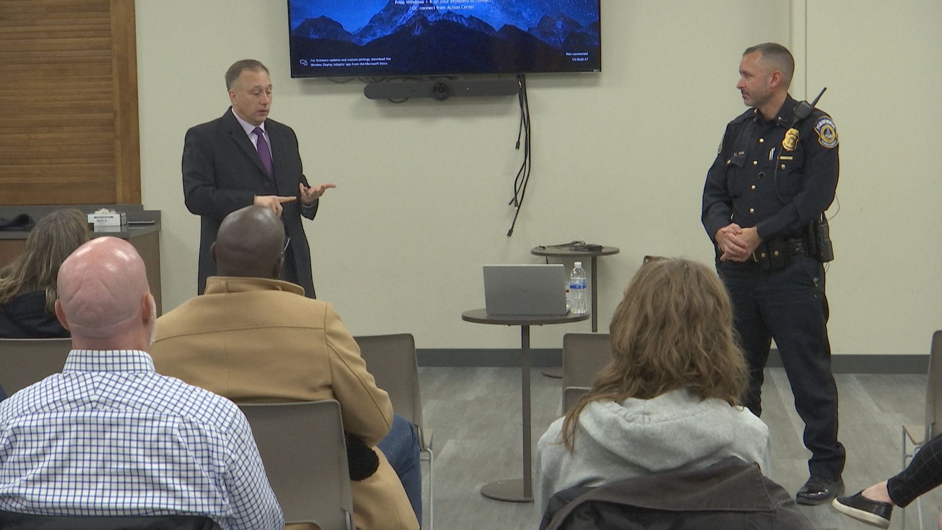 'It's perfectly safe' | Residents, police leaders discuss downtown ...