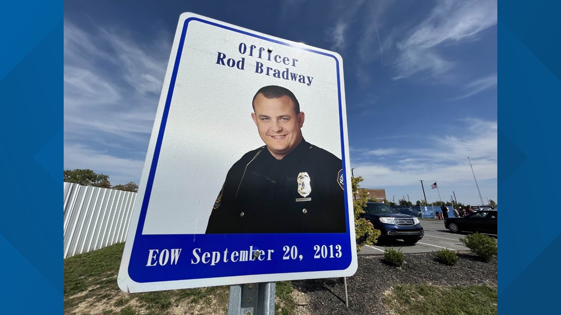 IMPD dedicates memorial on anniversary of Ofc. Bradway's death | wthr.com