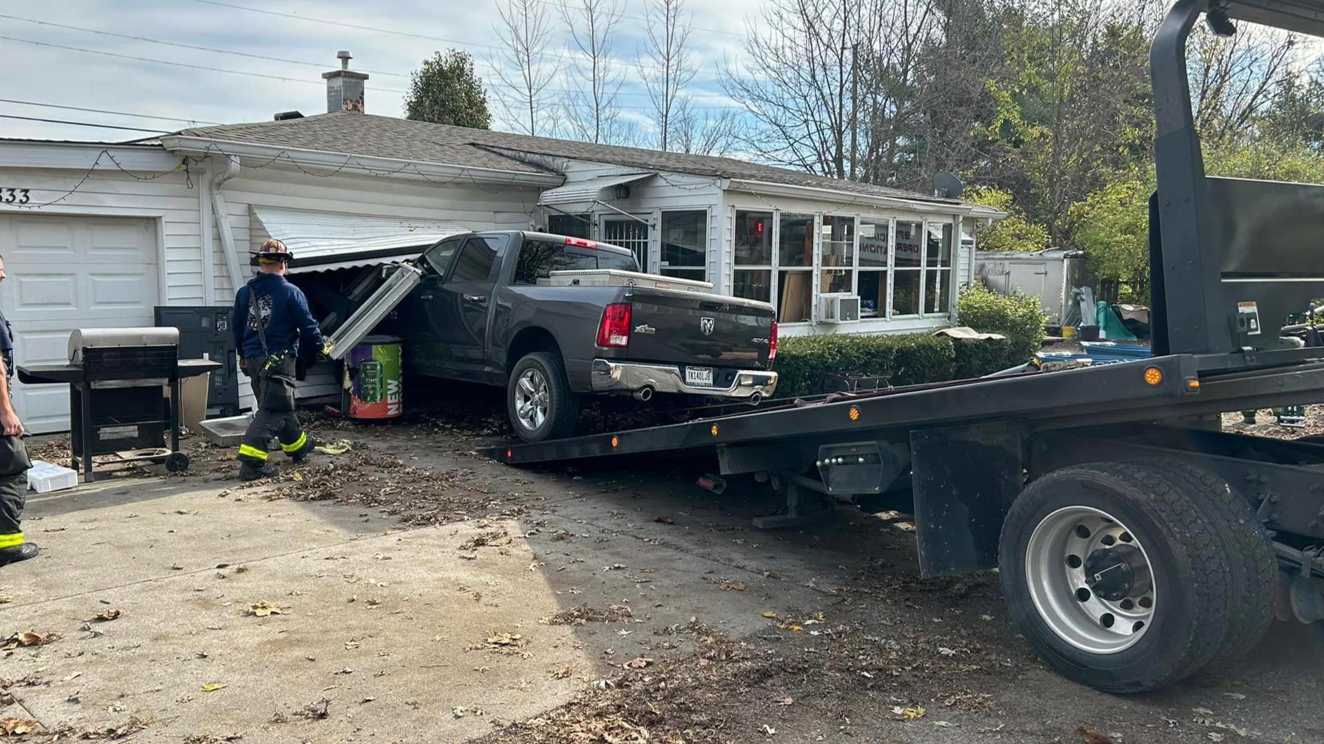 Pickup truck crashes into Carmel house | wthr.com