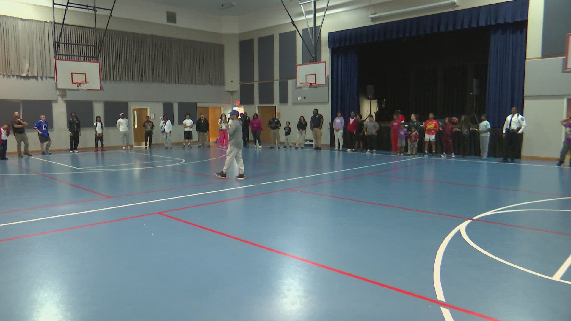 Mentors, police mingle with Indianapolis youth at Friday night lock-in ...