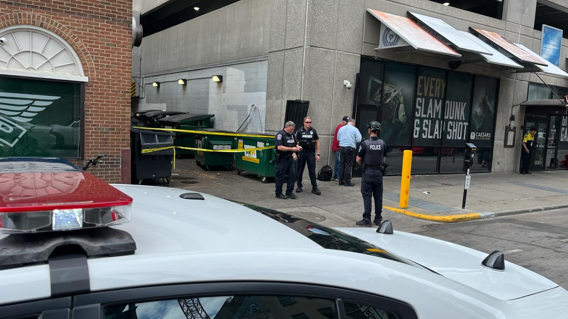 Person critically injured in downtown Indianapolis stabbing | wthr.com