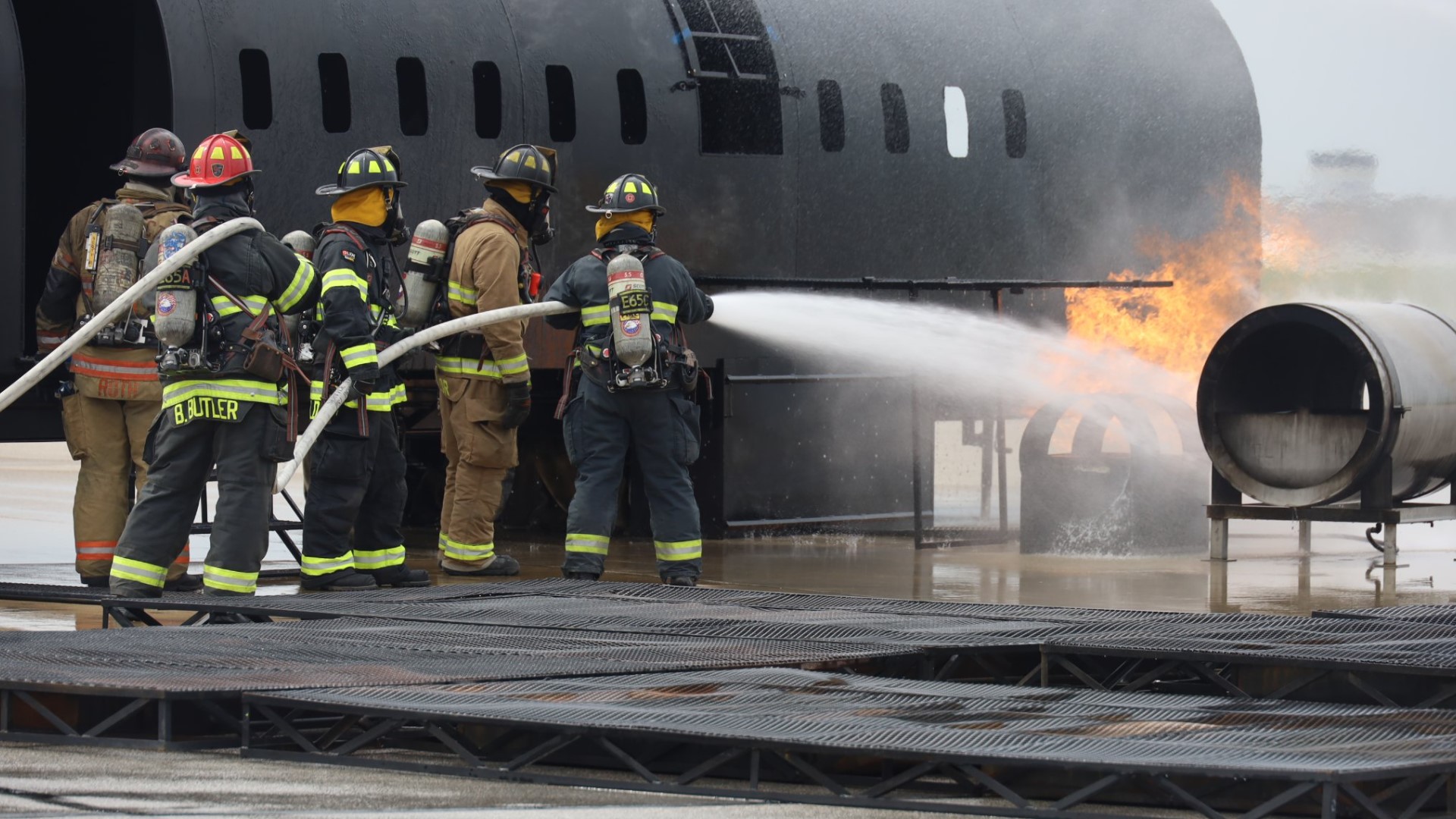 Central Indiana first responders prepare for on plane emergencies ...