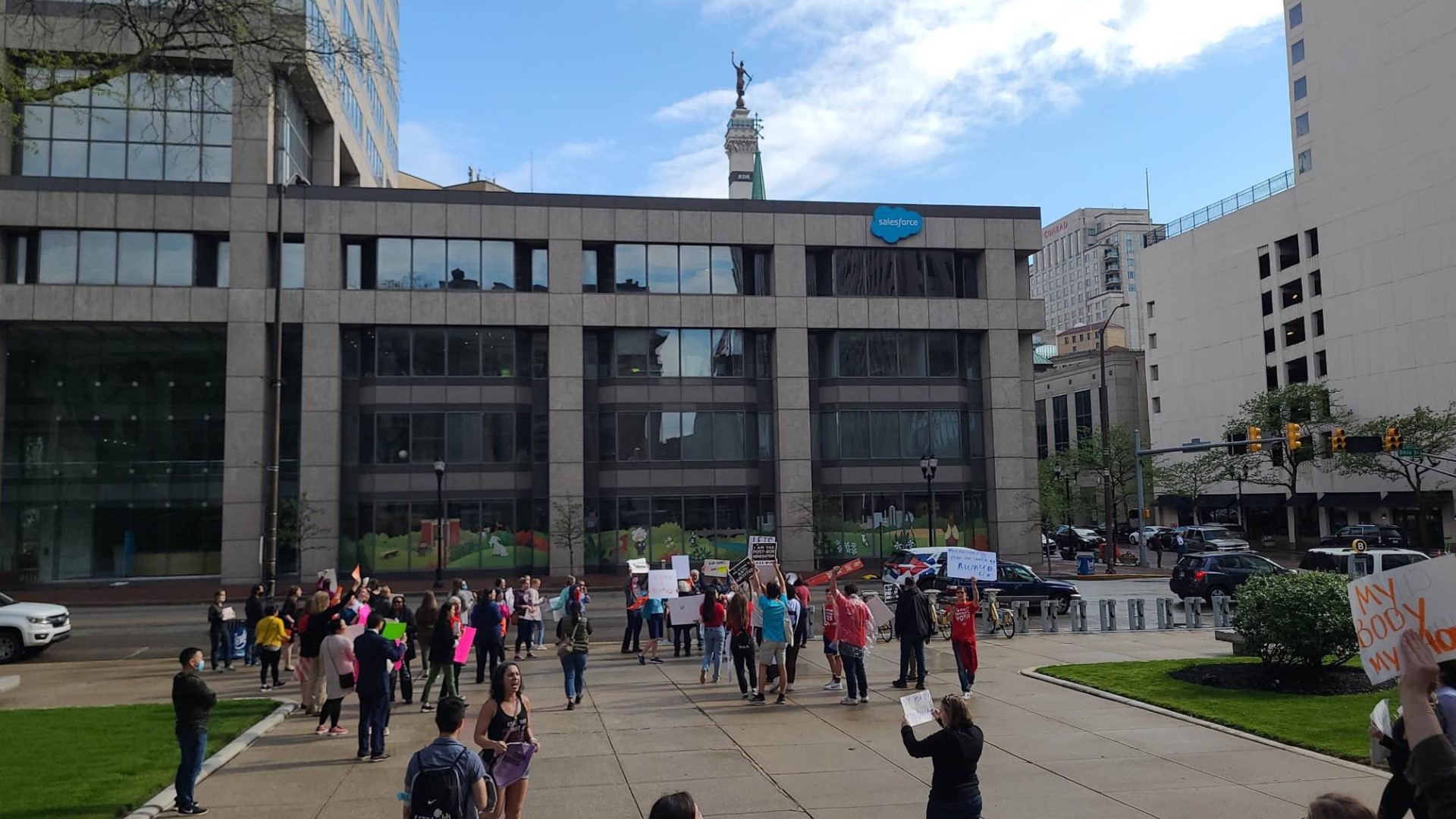 Protesters gather in Indianapolis as abortion debate rages | wthr.com