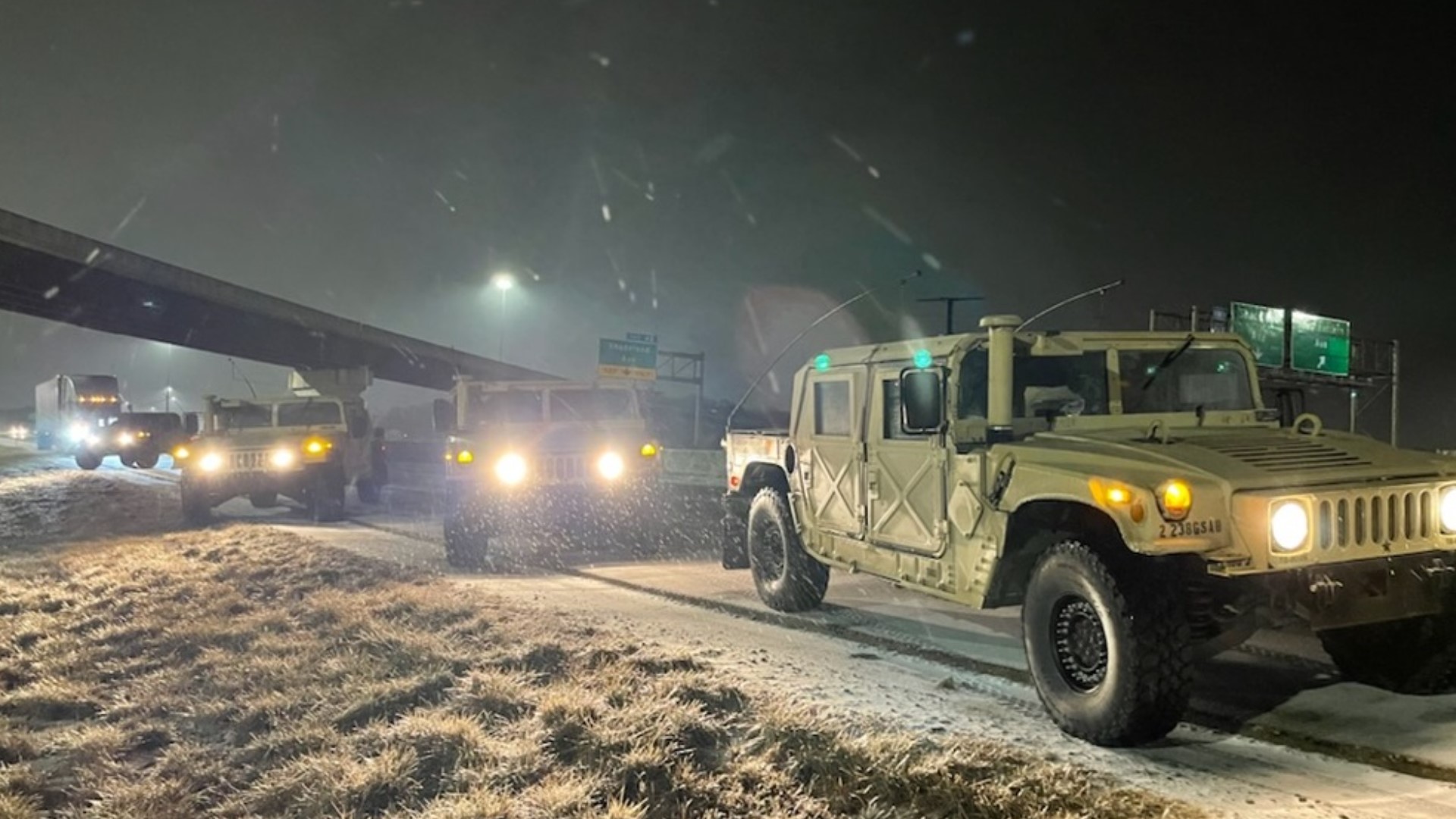National Guard teams use humvees to rescue stranded motorists | wthr.com