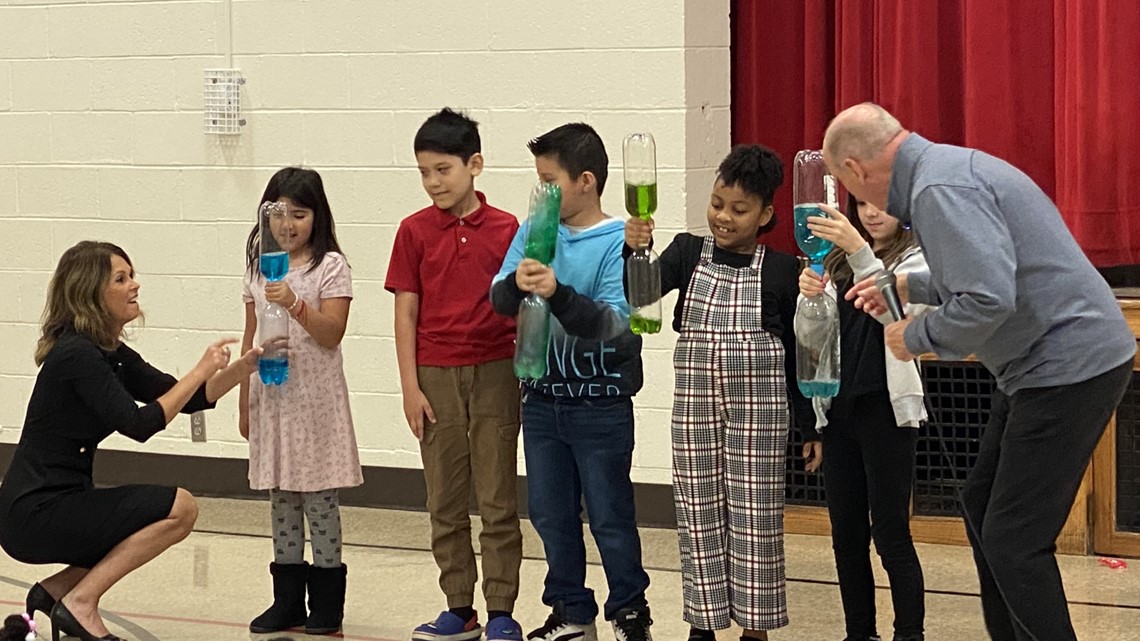 IPS School 61 gets visit from 13 Weather Academy | wthr.com
