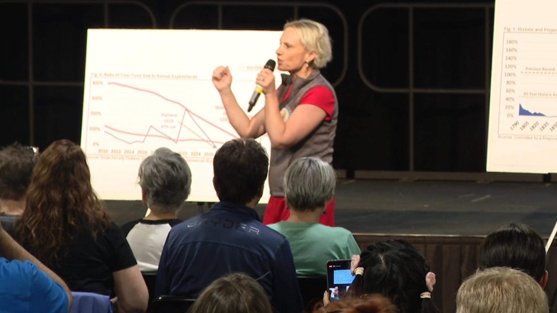 Rep. Victoria Spartz faces raucous opposition at Westfield town hall ...