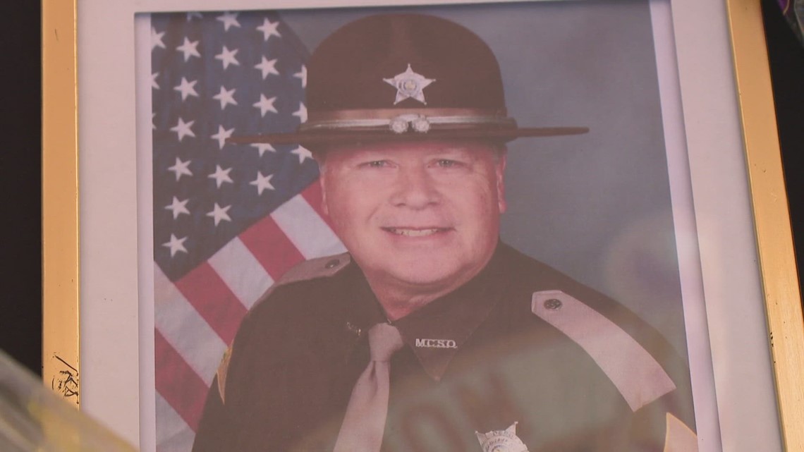 Tributes to Marion Co. Deputy John Durm grow at downtown memorial ...