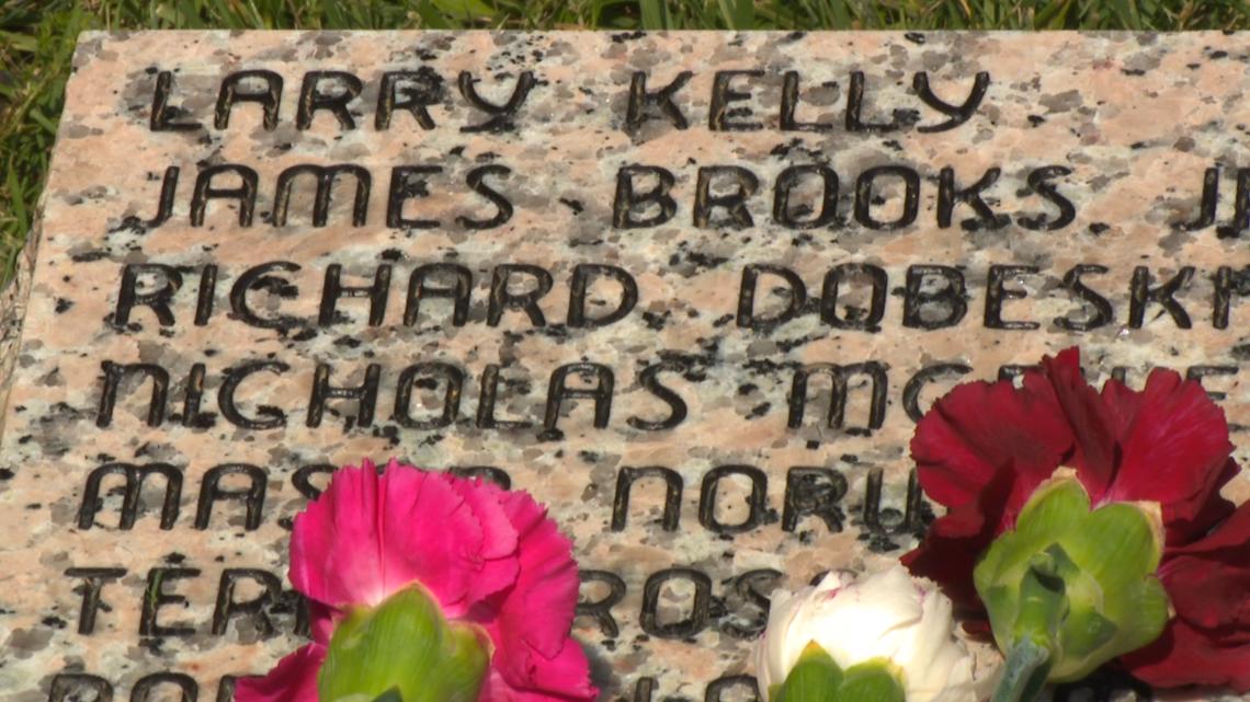 Indianapolis ceremony honors dozens of unclaimed remains | wthr.com