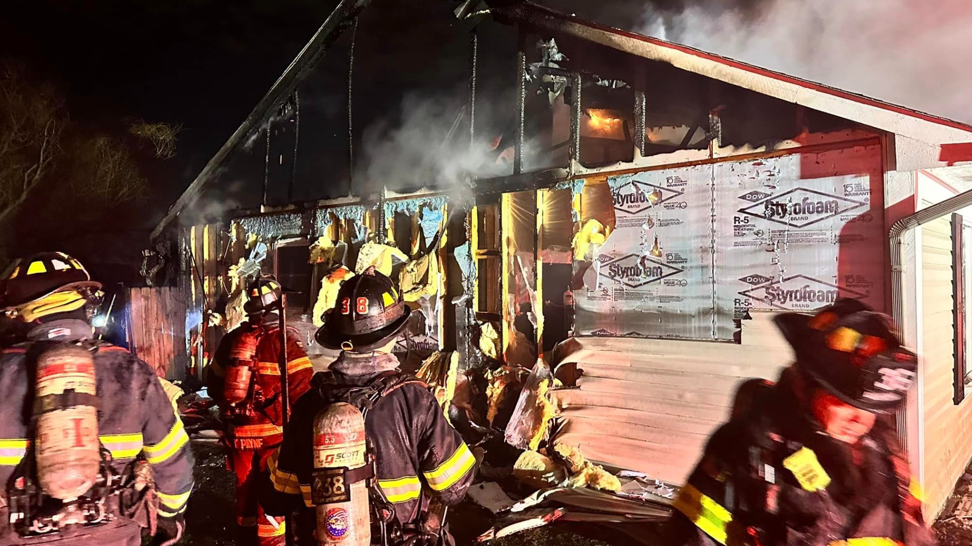 IFD: 4 people, 2 pets displaced in far east Indy fire | wthr.com