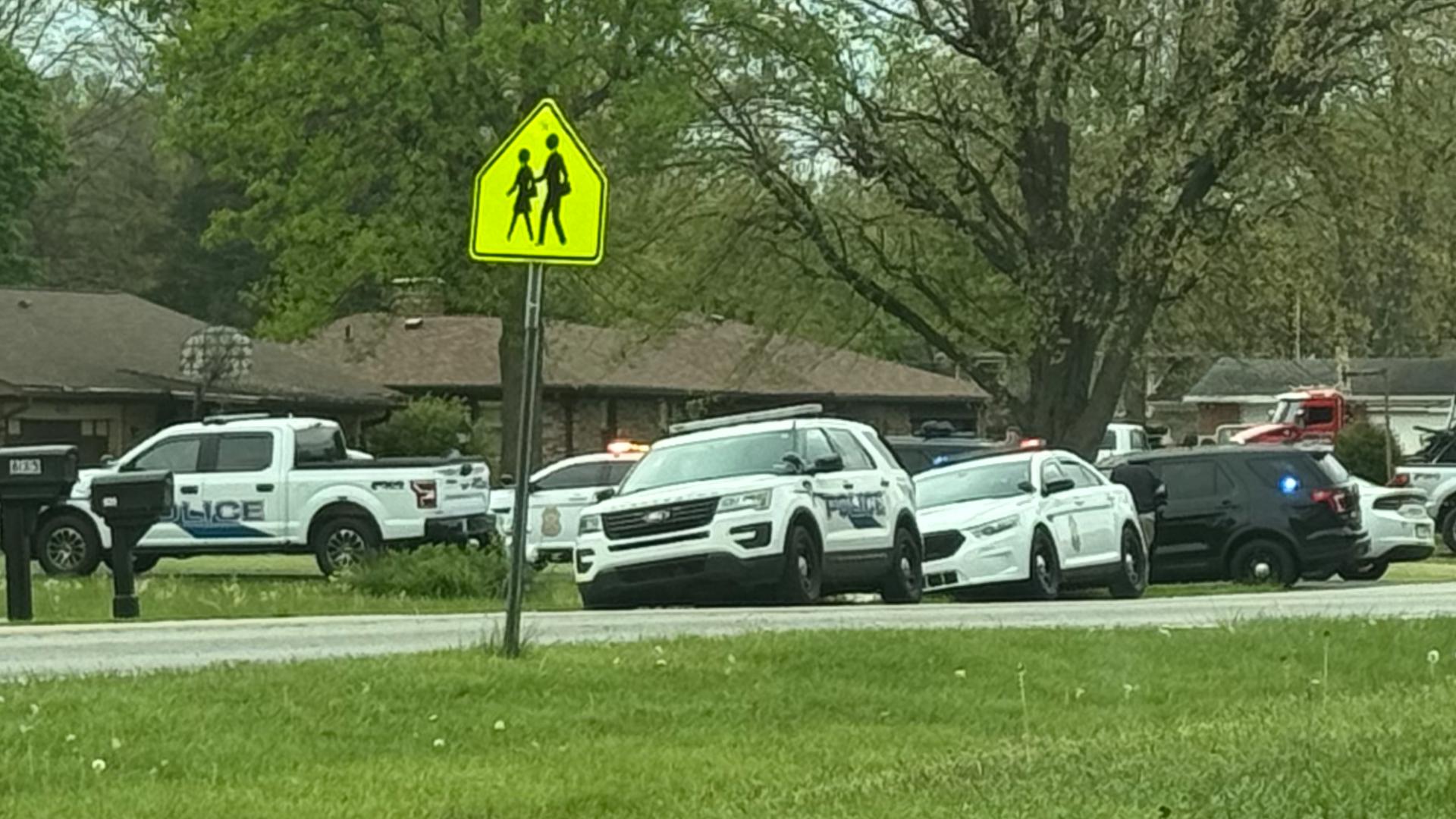 2 teens arrested after robbery, car chase on Indy's south side | wthr.com