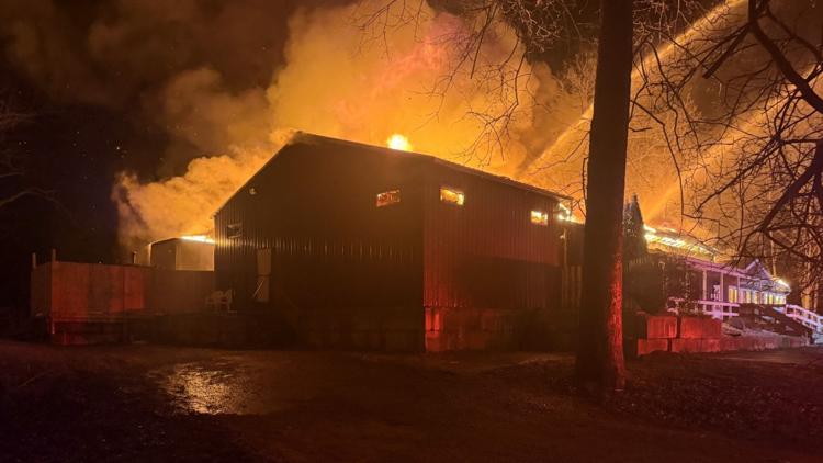 Crawfordsville restaurant destroyed by early morning fire; owners ...
