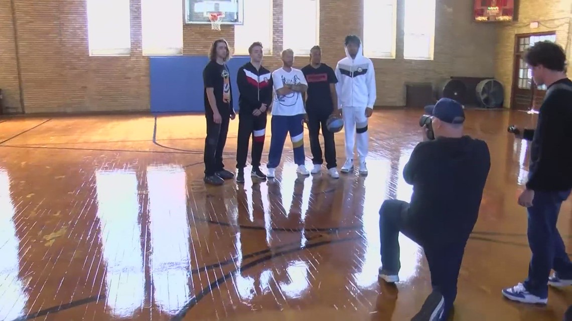 'Hoop Bus' tour makes its way across Indiana | wthr.com