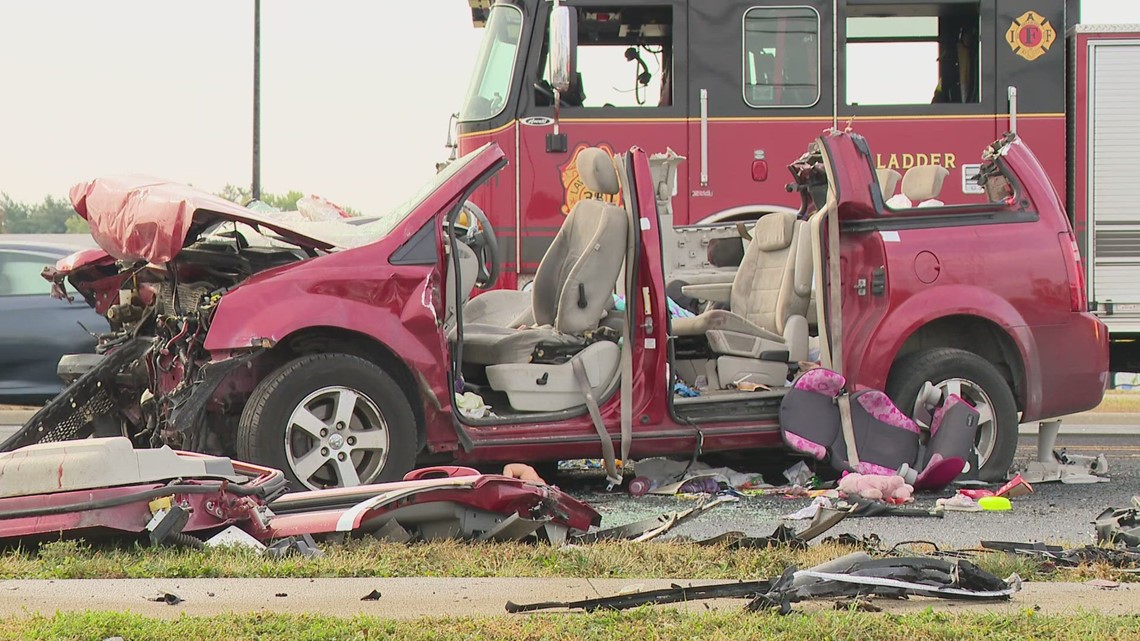 9 injured, including 4 children and 1 police officer, after Lawrence crash | wthr.com